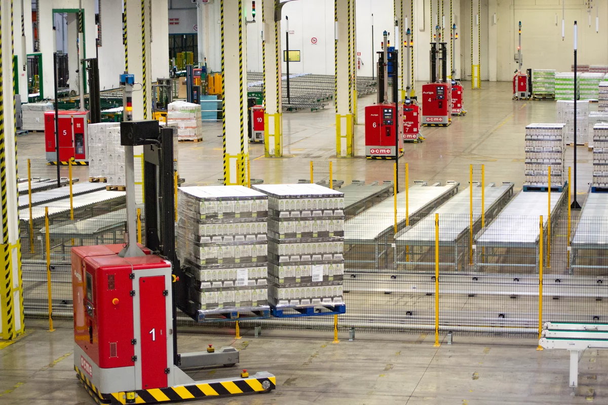 Solutions pour la logistique interne grâce aux AGV et LGV | OCME